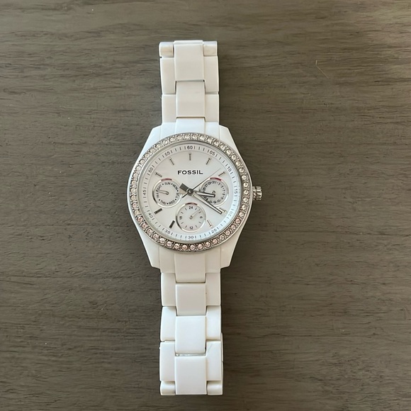 Fossil | Accessories | White Fossil Watch | Poshmark